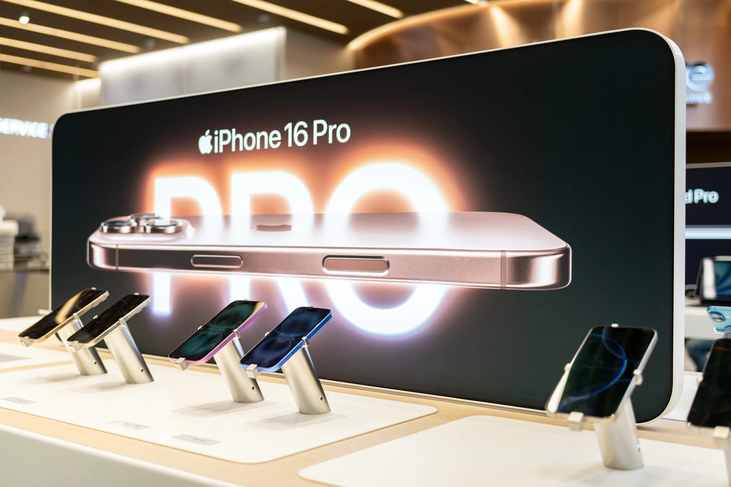 The Price of iPhone's Fell to a 12-Year Low Measured in Gold - Tavex ...